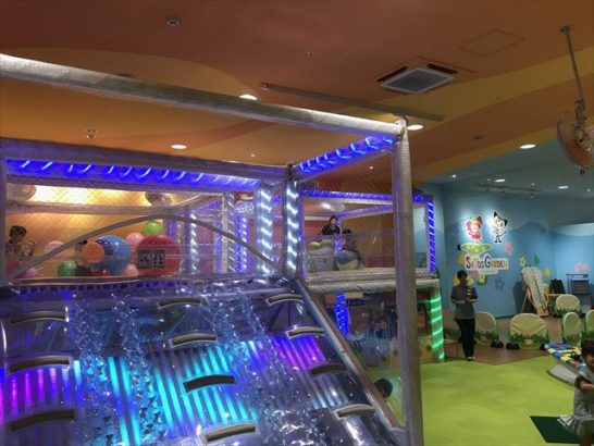 託児所兼室内遊び場「スキッズガーデン」に子供を預けてきたよ | おにぎりフェイス